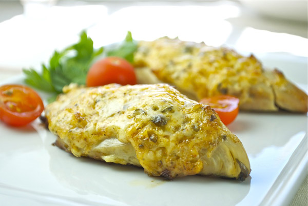 PECHUGA DE POLLO GRATINADA CON BECHAMEL Y QUESO | Nutriban